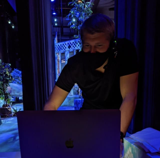 The Stage Manager's Dress Code: Ultimate Guide of What to Wear